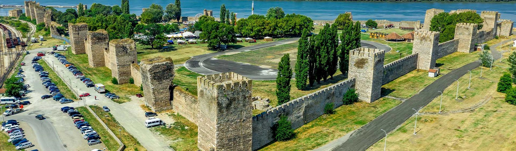 Iznajmljivanje kombija Smederevo, putnički i teretni kombi: Royal ️